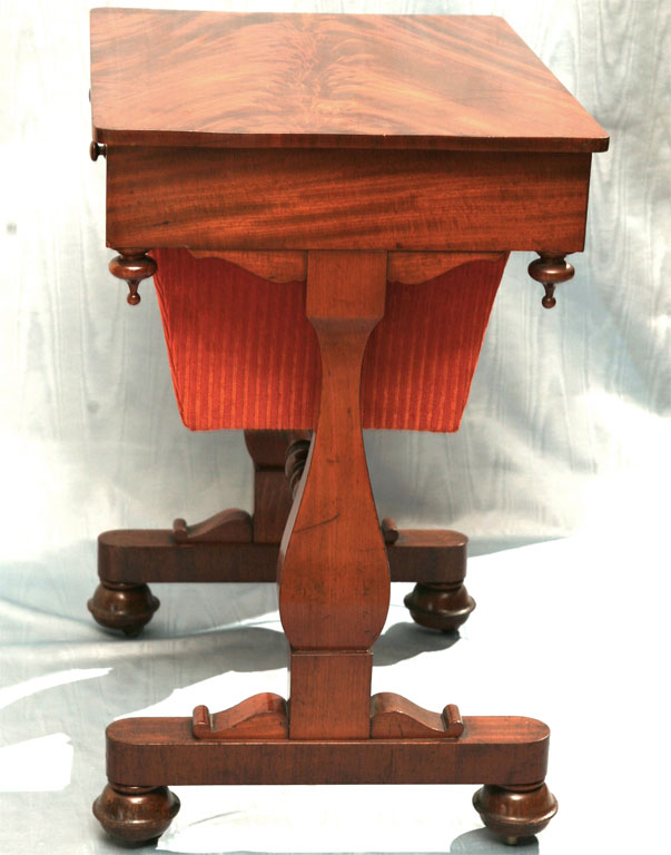 English Regency Mahogany Sewing Table - Paul Kleinwald Art & Antiques