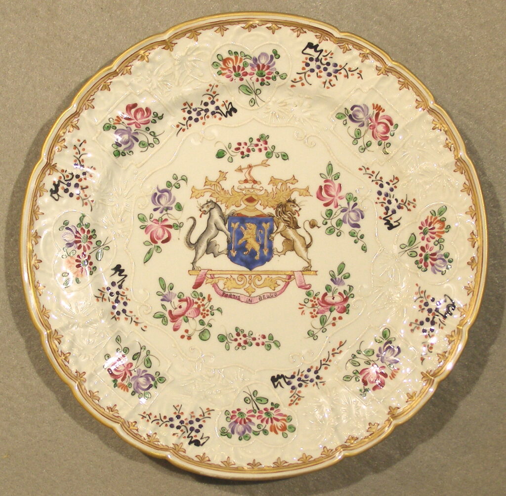 Samson Armorial Plates, Ca. 1900 - Paul Kleinwald Art & Antiques
